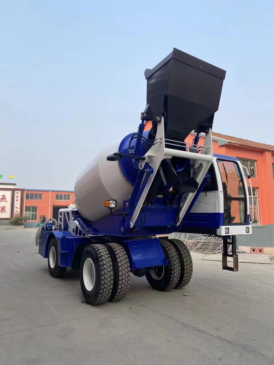 Auto mixer chasis articulado 4 m³ - Precio fabricante