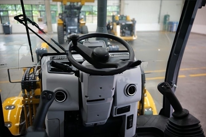 Retroexcavadora XCMG XC8-C2570 Wechai - Precio fabricante